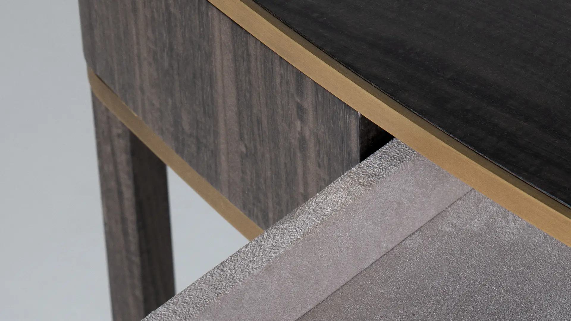 Frato Lorient Dresser – Elegant Vanity with Built-in Mirror and Single ...